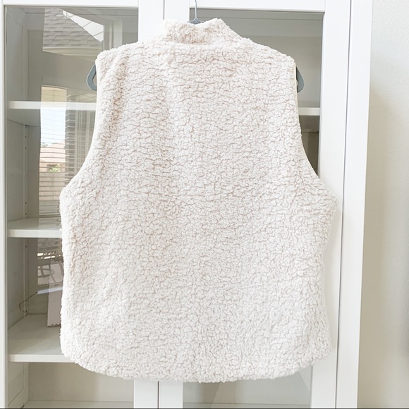 Love Tree | Jackets & Coats | Love Tree White Plussize Reversible Vest ...